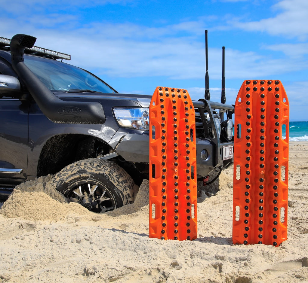 Comparing the MAXTRAX MKII and MAXTRAX XTREME: Which Recovery Track is