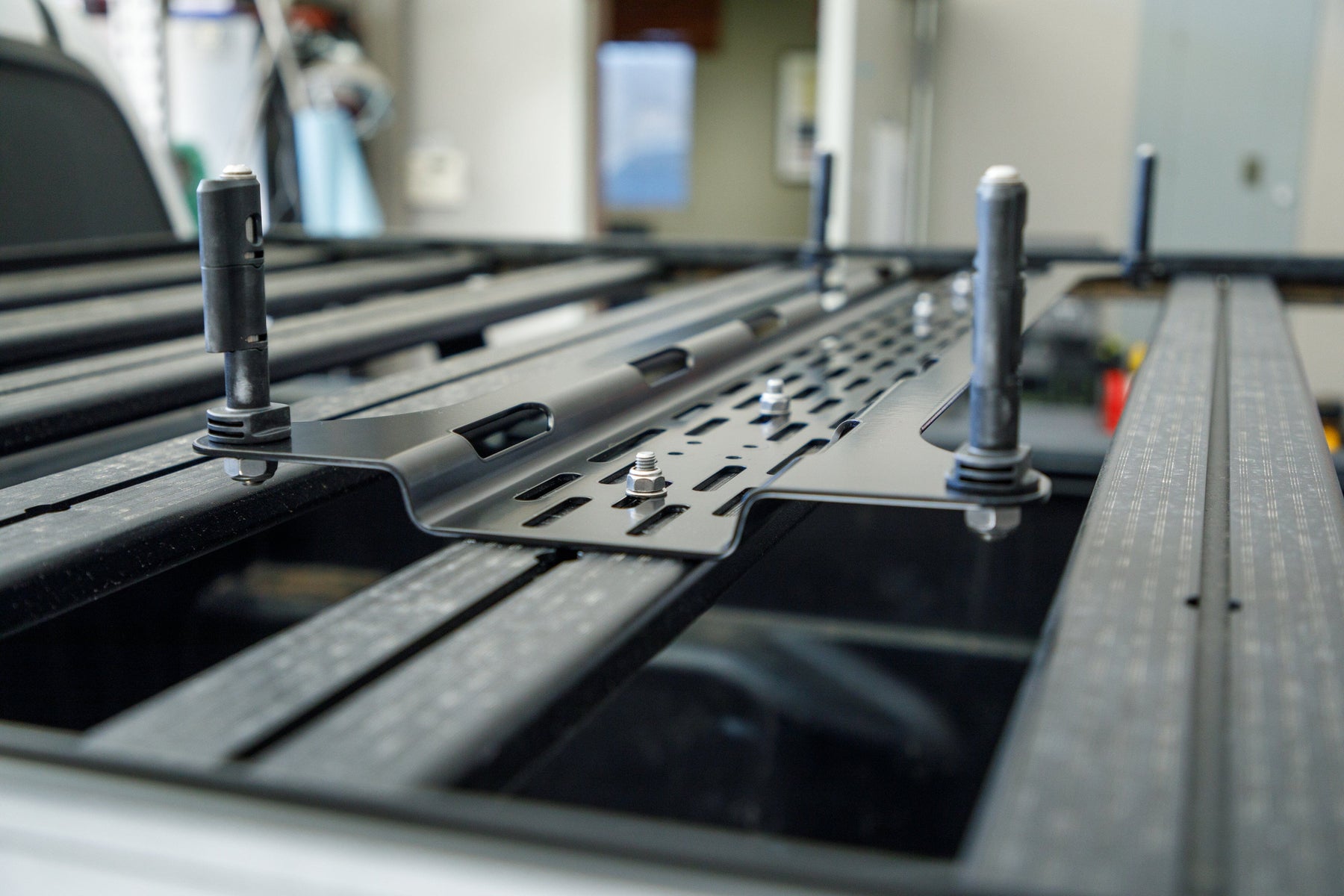 Overland Kitted Universal MAXTRAX® Mounting Plate – Mount to Almost ...