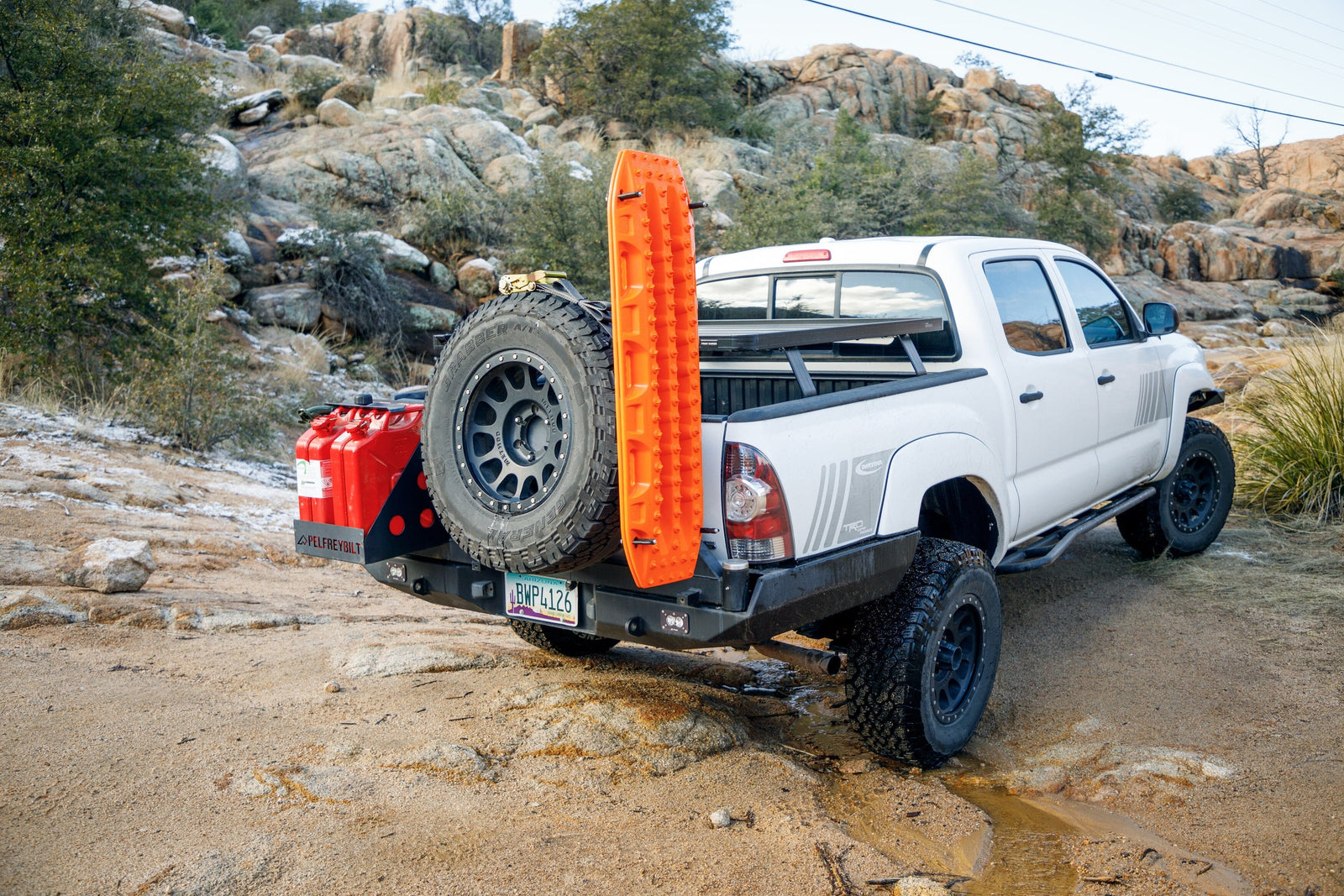 Overland Kitted Spare Tire MAXTRAX Mounting System - Overland Kitted